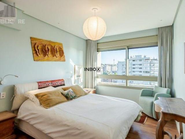 Apartamento 3 Suítes Mobiliado à Venda na Avenida Praia de Belas
