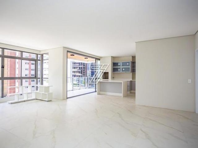 Apartamento 3 suítes no Água Verde