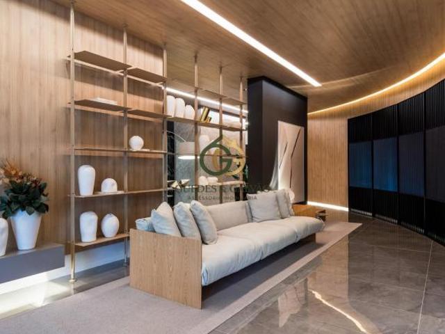 Apartamento com 3 dormitórios à venda, 158 m² por