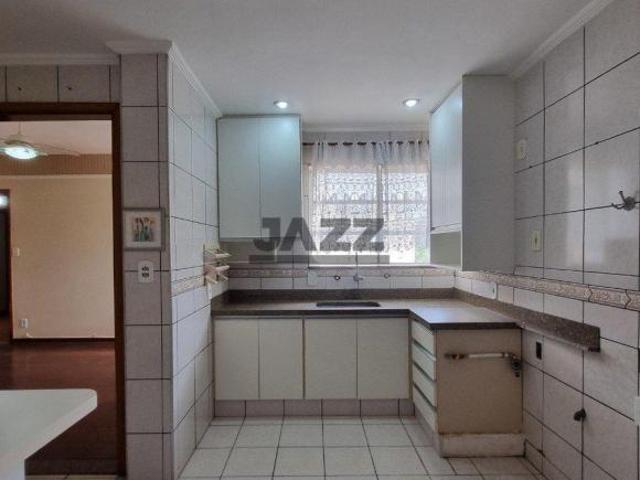 Apartamento 3 + 1 Quartos no Centro / Cambuí de Campinas, SP