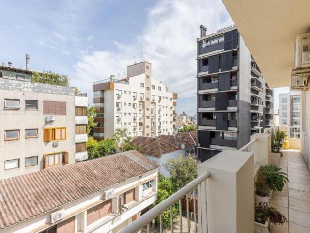 Apartamento 3D com suíte, amplo, reformado e com sacada em todo o entorno do imóvel