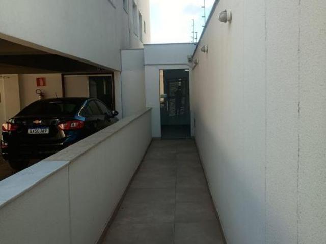 Apartamento tamanho diferenciado, 03 quartos com suite e sacada, 02 vagas exclusivas, cobertas