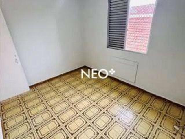 Apartamento térreo, 01 dormitório, com 01 vaga