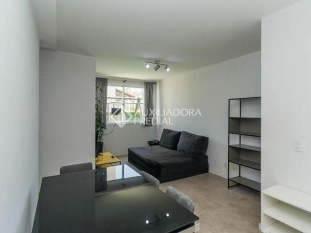 Apartamento térreo 03 quartos com suíte no Sarandi