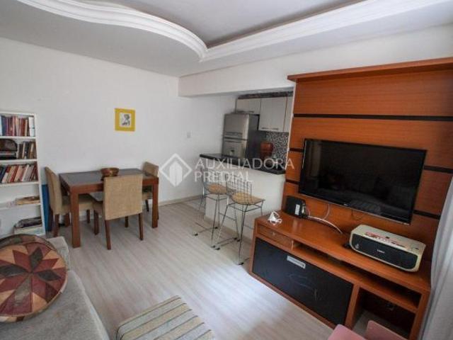 Apartamento terreo 1 dormitorio no Menino Deus com pátio
