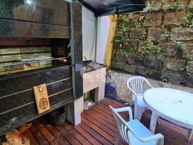 Apartamento térreo, 1 dormitório, 1 vaga, Petrópolis, Porto Alegre