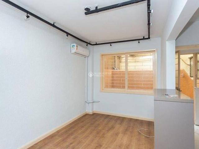 Apartamento térreo 1 quarto, com patio no Menino Deus, Porto Alegre