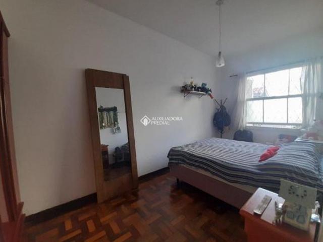 Apartamento térreo, 2 dormitórios com pátio, próximo ao Zaffari Bordini