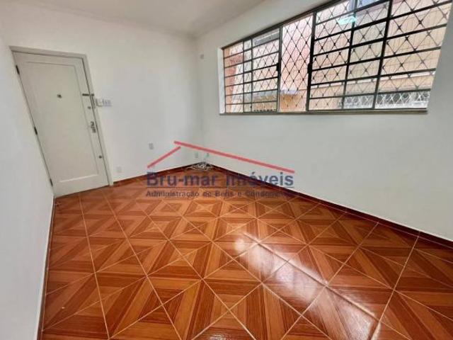 Apartamento térreo 2 dormitórios, Embaré, 2 banheiros, quintal, vaga p moto