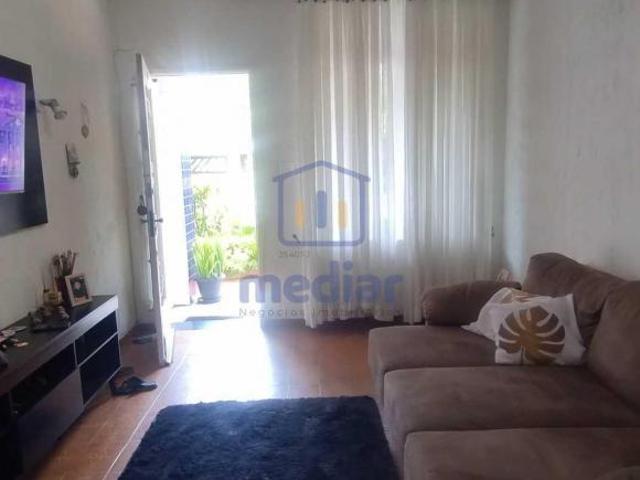 Apartamento térreo: 2 dormitórios, suíte, no Canal 3, Vila Mathias, próximo ao VLT