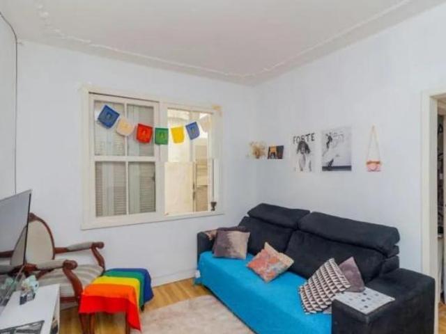 Apartamento térreo com pátio, com 1 quarto, no bairro Floresta, Porto Alegre/RS