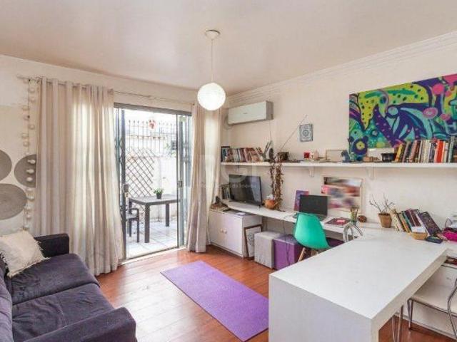 Apartamento térreo com pátio de 1 dormitório no bairro Santa Cecilia