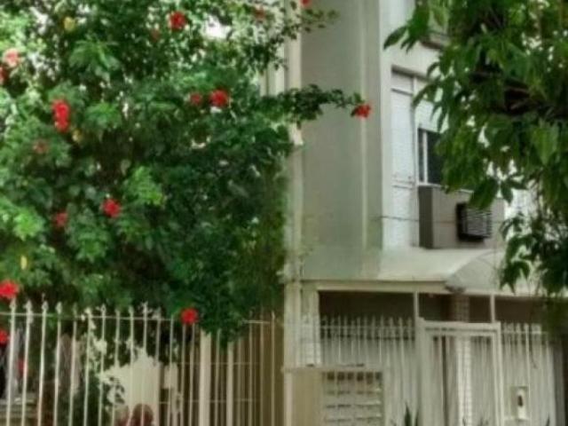 Apartamento térreo com pátio, 2 dormitórios Bom Fim