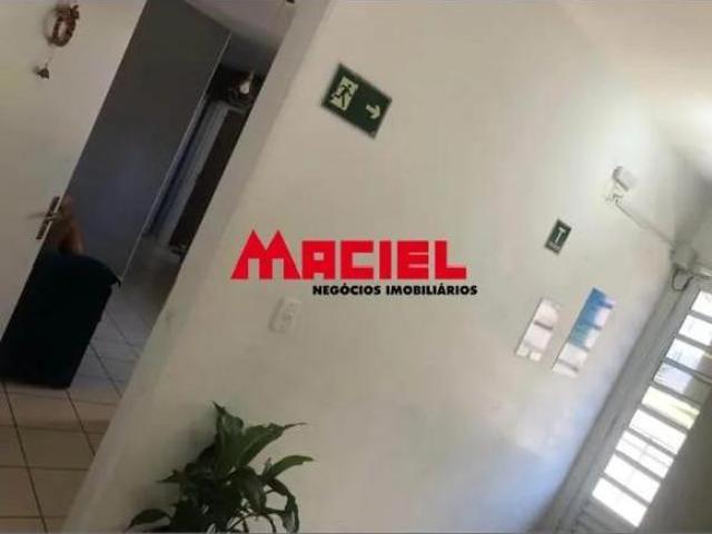 Apartamento térreo com praticidade, conforto e excelente localização dentro do condomínio