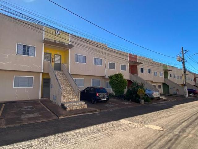 Apartamento térreo com quintal