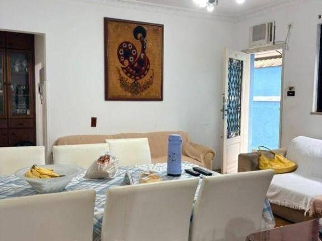 Apartamento Térreo com três quartos no Boqueirão Santos SP