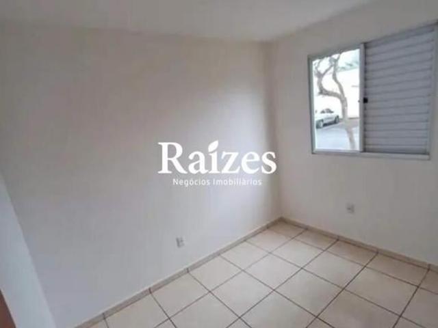 Apartamento térreo com 2/4 no Jardim Holanda