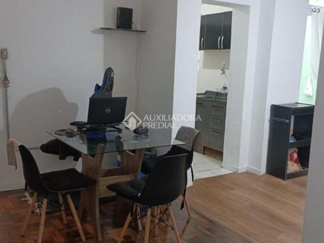apartamento têrreo com 2 dormitórios
