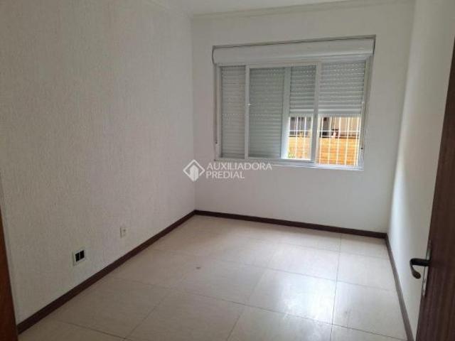 Apartamento térreo com 2 dormitórios, próximo a Correia Lima