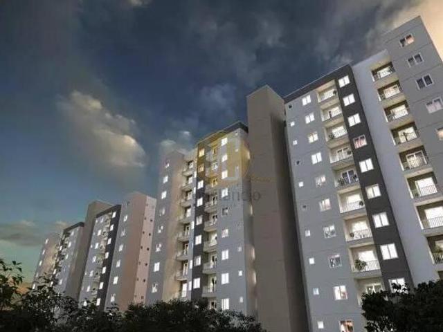 Apartamento térreo com 2 Dorms sendo 1 Suíte 1 Vaga Coberta + Hobby box
