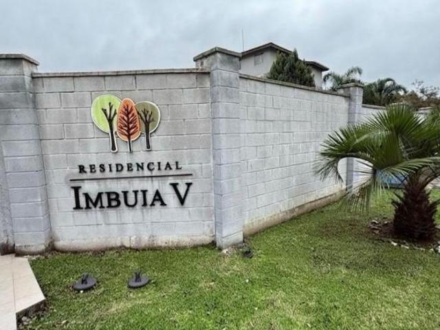 Apartamento térreo com 2 quartos em Santa Cândida Curitiba PR