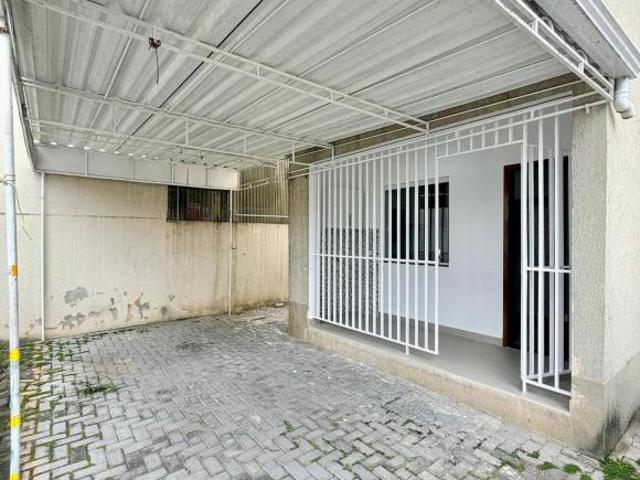 APARTAMENTO TERREO COM 3 QUARTOS, COZINHA MOBILIADA E GARAGEM COBERTA NO INÁ