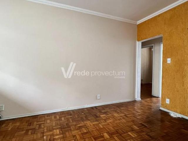 Apartamento térreo à venda