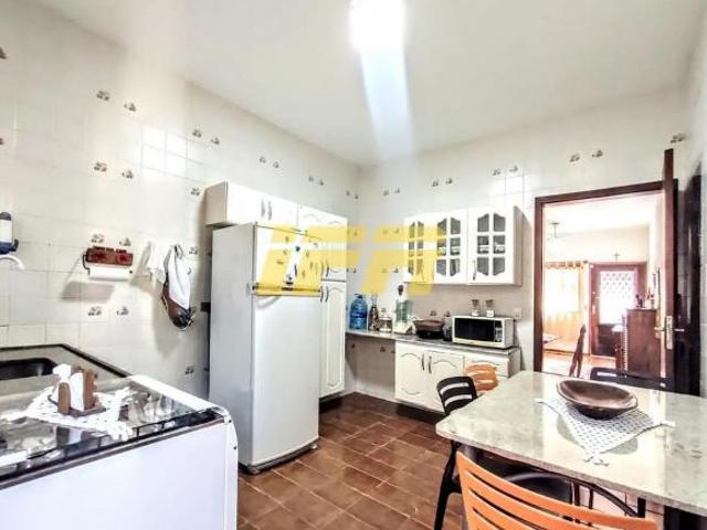 Apartamento térreo à venda, Centro, Ubatuba, SP