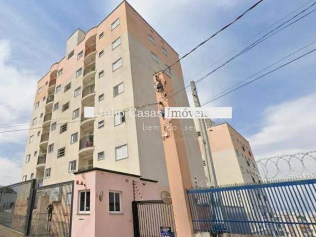 Apartamento térreo à venda na Vila Barão