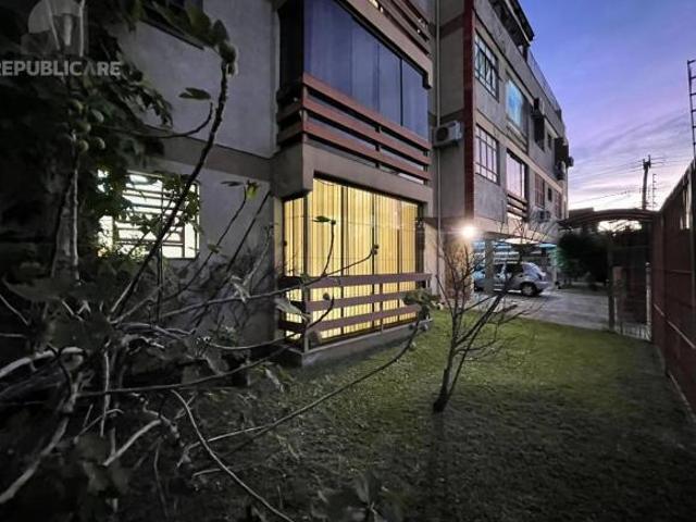 Apartamento térreo garden com 3 dormitórios, 1 suíte, 3 vagas de garagem
