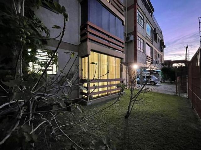Apartamento térreo garden com 3 dormitórios, 1 suíte, 3 vagas de garagem