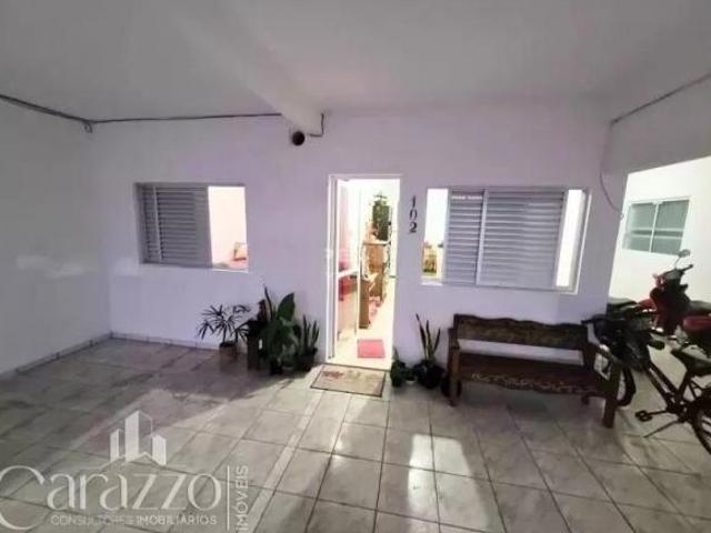 Apartamento térreo de 02 dormitórios