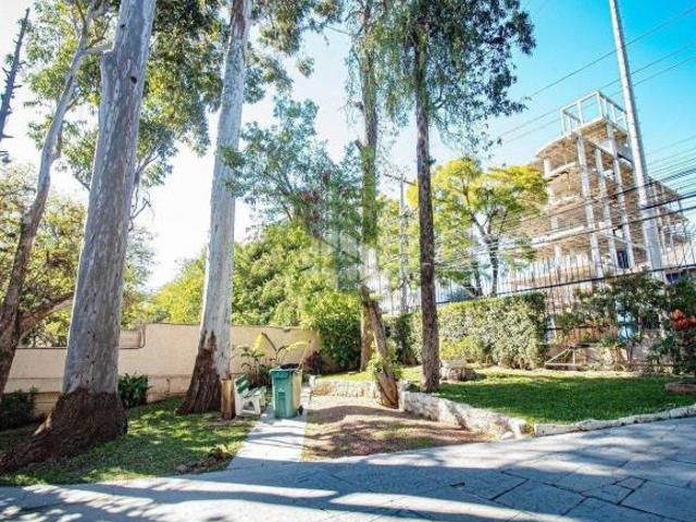 Apartamento térreo de 02 dormitórios com 62m² 2 vaga no bairro Passo da Areia