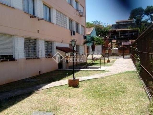 Apartamento térreo de 1 dormitório com 42m2. Garagem próxima à venda separada