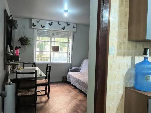 Apartamento térreo de 2 dormitórios no Bairro Cristal