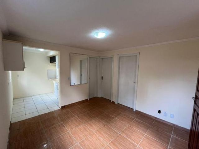 Apartamento térreo de 2 dormitórios semi mobiliado no bairro Restinga