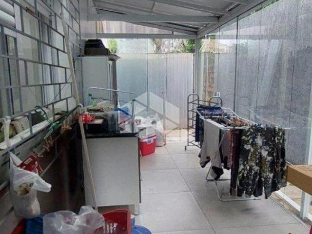 Apartamento térreo de 2 quarto, pátio com área coberta