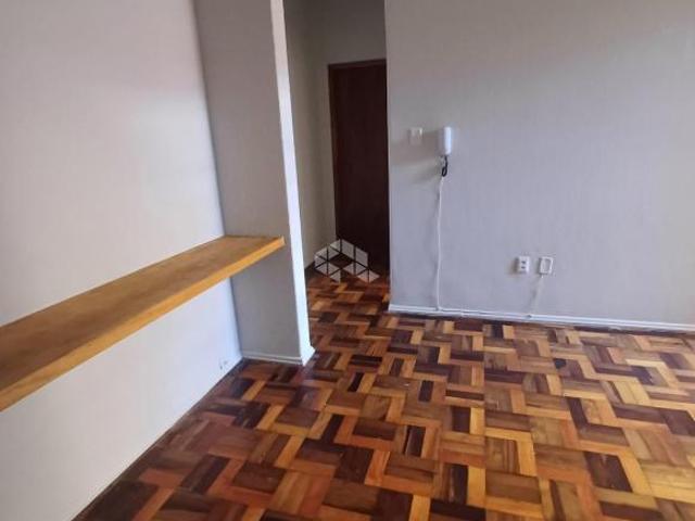 Apartamento térreo de 2 quartos com pátio na Bairro Cidade Baixa próximo do Largo da Epatur, Orla