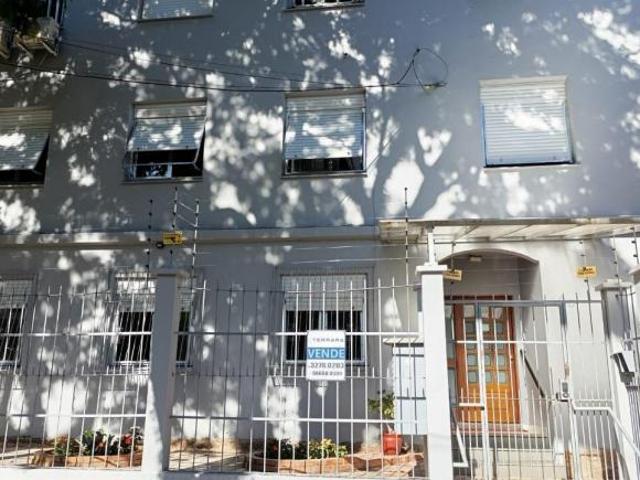 Apartamento térreo de 2 quartos e 1 vaga no bairro São Sebastião
