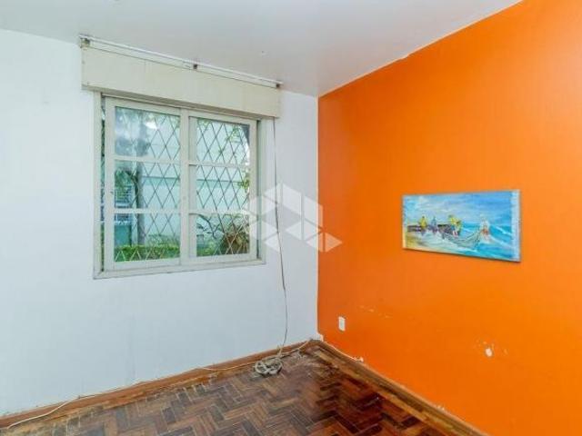 Apartamento térreo de dois dormitórios no bairro Cristal