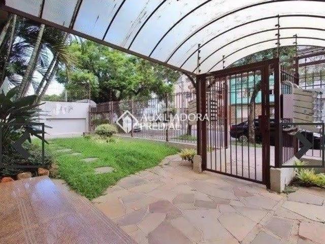 APARTAMENTO TÉRREO DIFERENCIADO COM 145 M², PÁTIO AMPLO E EDICULA