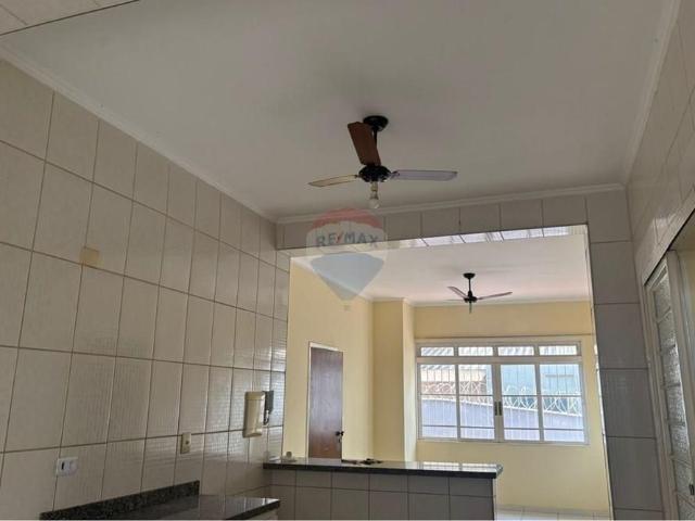 Apartamento térreo e amplo no centro