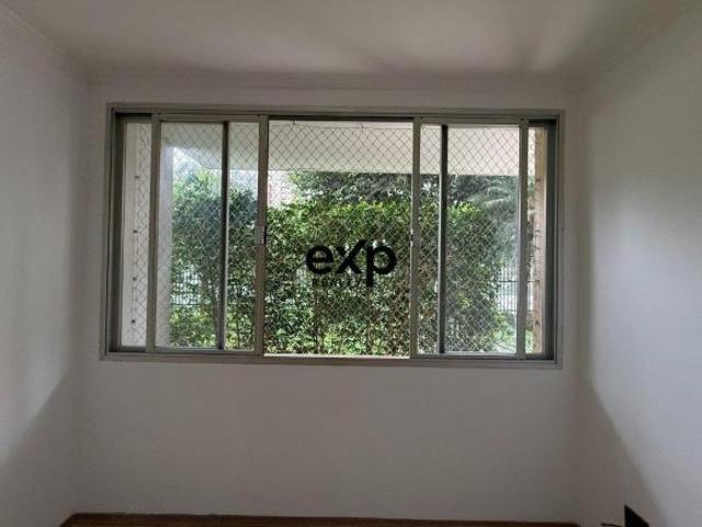 Apartamento térreo em Perdizes com 78m² úteis e excelente potencial de modernização
