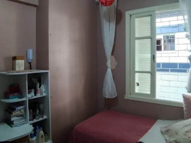 Apartamento térreo elevado, 2 dormitórios, 59 m², no Centro Histórico Porto Alegre