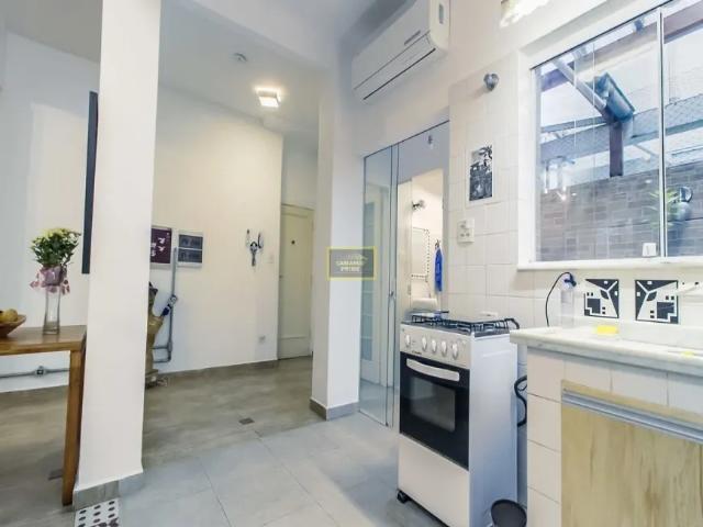 Apartamento térreo estilo loft, com 64 metros de área útil, para venda, na Barra Funda