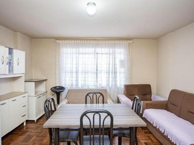 Apartamento Térreo Estilo Retro com 3 quartos, 3 banheiros no Rebouças