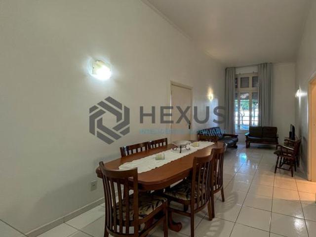 Apartamento térreo frente mar com vista mar e lazer nas Pitangueiras, Guarujá