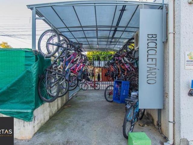 Apartamento térreo, ideal para quem busca praticidade, conforto e excelente loca