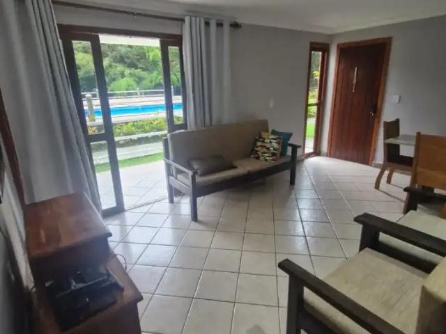 Apartamento Térreo Mobiliado a 500m do Mar | 2 Quartos 1 Suíte | Condomínio com Lazer