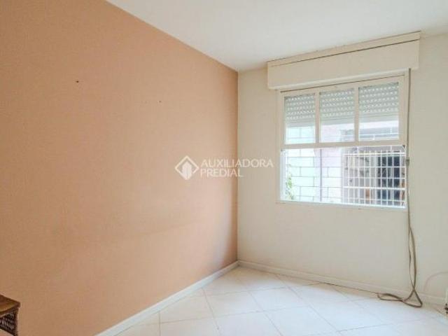 Apartamento térreo no bairro Menino Deus, 1 quarto, 34m²